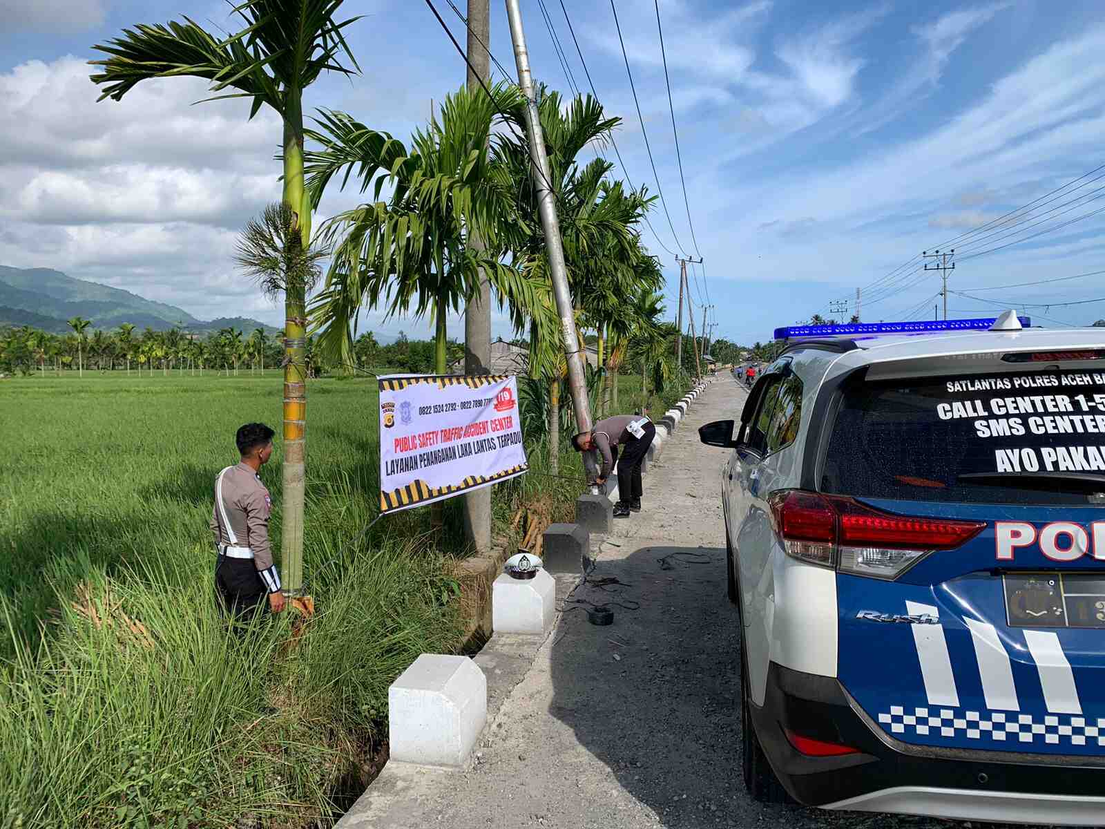 SAT LANTAS POLRES ACEH BARAT DAYA MELAKSANAKAN KEGIATAN PATROLI DAN PEMASANGAN SPANDUK DALAM ...